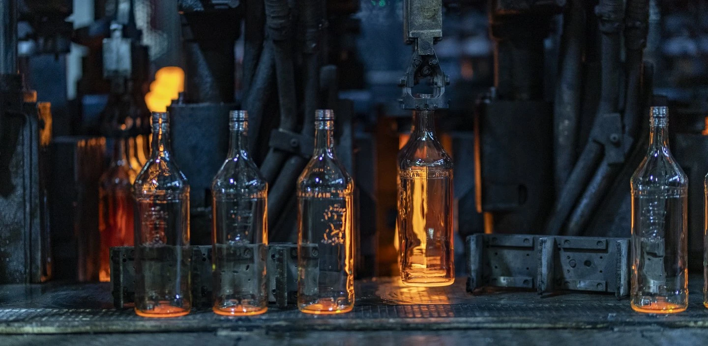 Why is Glass Packaging the Future of Sustainable Packaging? - Valiant Glass